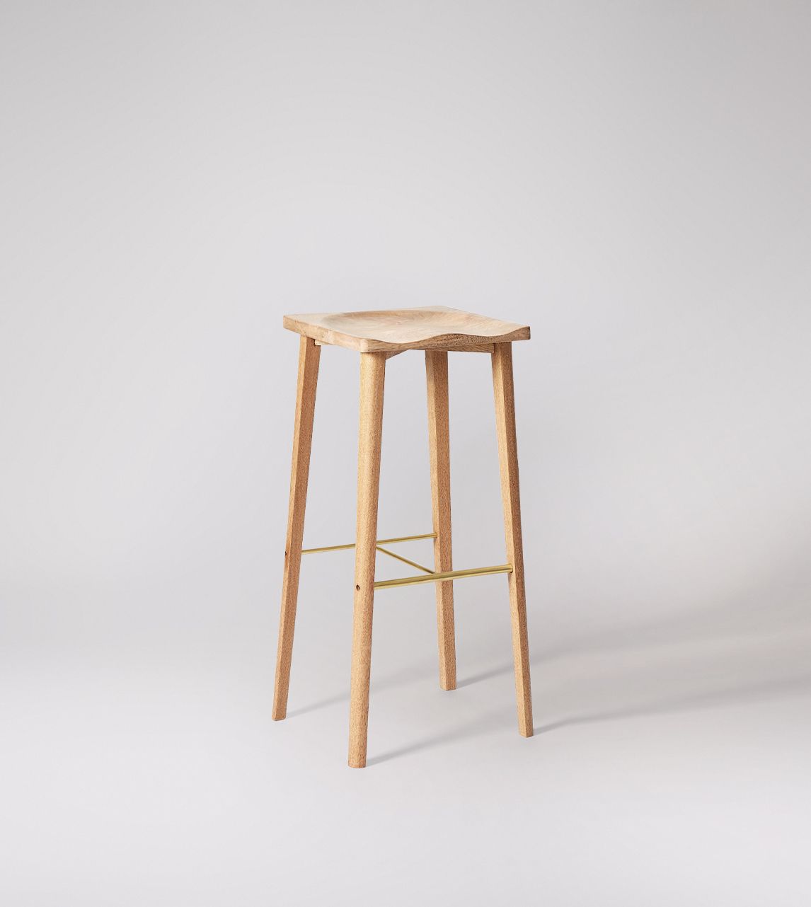 Hewinson Scandi Style Bar Stool in Natural Mango Wood & Brass | Swoon