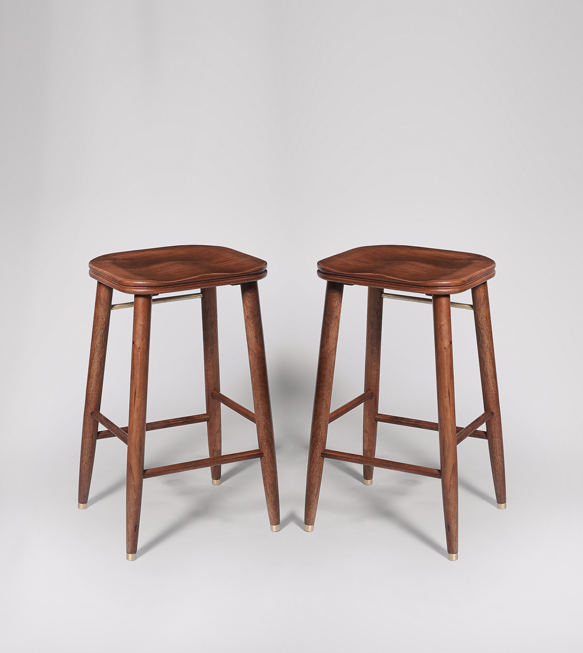 Hove Contemporary Kitchen Stool in Light Brown Mango Wood & Brass | Swoon