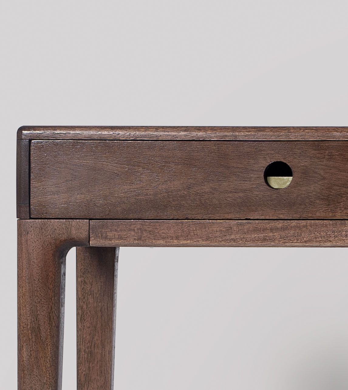 Nyhavn Mid-Century Scandi Desk in Light Brown Mango Wood & Brass | Swoon