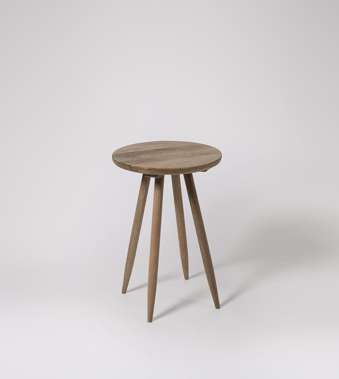 Southwark Scandinavian Side Table in Natural Oak-stained Mango Wood | Swoon