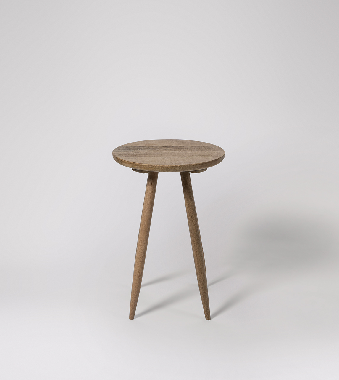 Southwark Scandinavian Side Table in Natural Oak-stained Mango Wood | Swoon